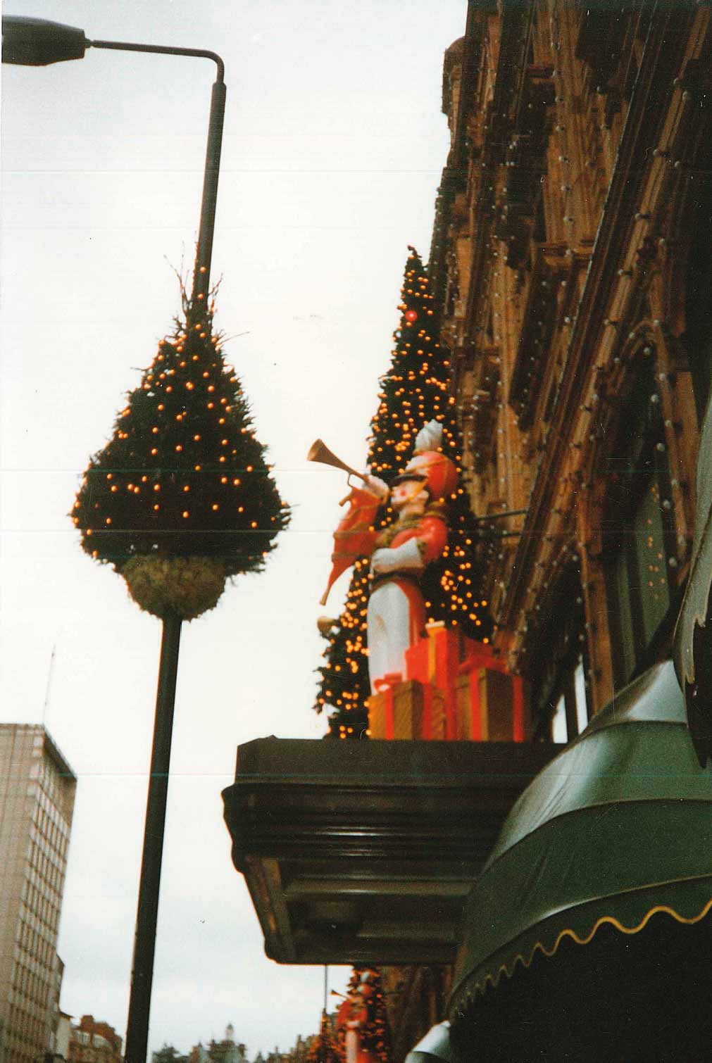 Harrods Christmas Canopies 1997 & 1998 | Perudo Realisations Ltd